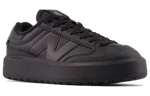 NEW BALANCE Ct302 "triple " Sneakers - Black