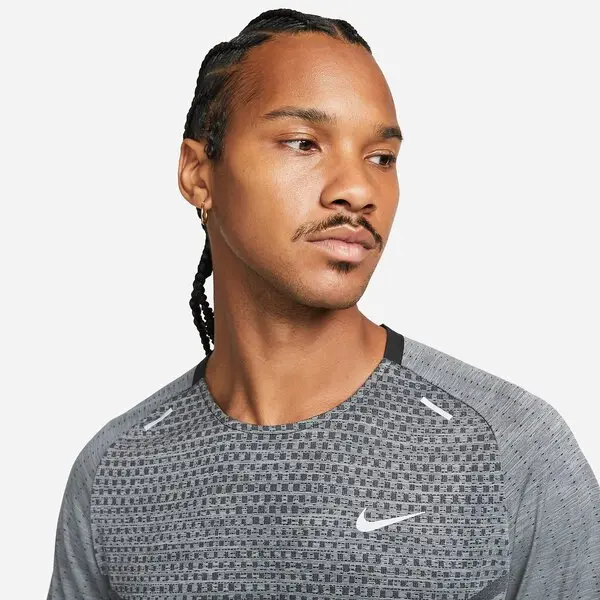 Nike Tech Knit Ultra Short-sleeve T-shirt - Grey