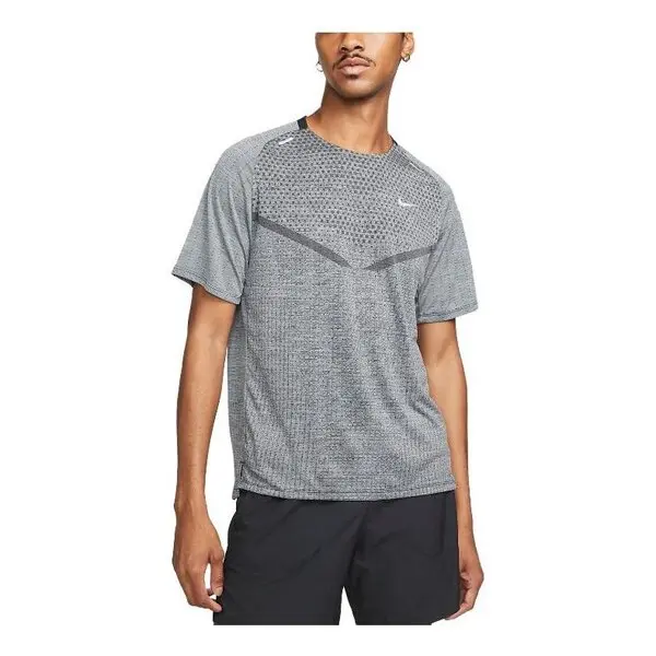 Nike Tech Knit Ultra Short-sleeve T-shirt - Grey