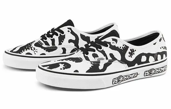 VANS Authentic Low Top Sneakers - Black/white