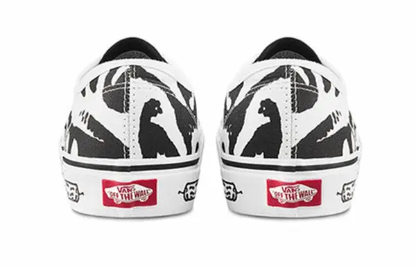 VANS Authentic Low Top Sneakers - Black/white