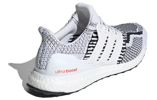 Adidas Ultraboost 5.0 Dna Sneakers - White/black