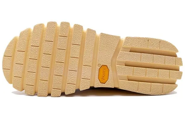 LI-NING High Top Lace-up Lug Sole Sneakers