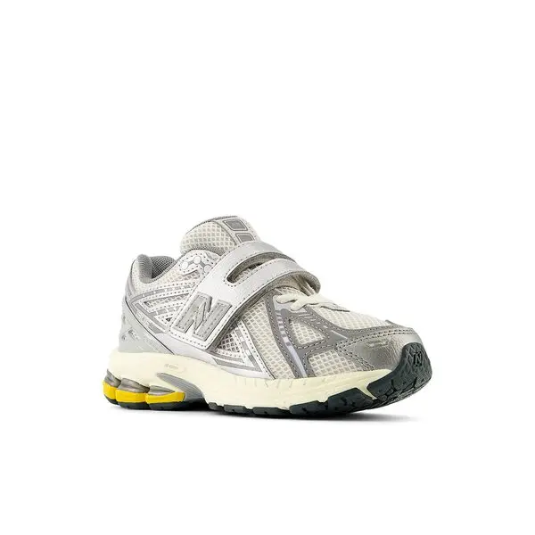 NEW BALANCE 1906r Sneakers - Grey/white