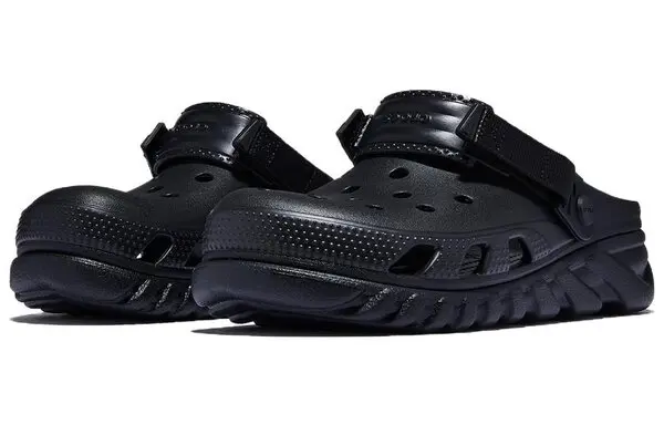 CROCS Duet Max Clogs
