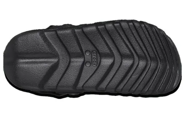 CROCS Duet Max Clogs