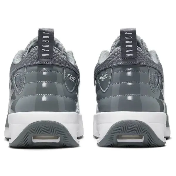 JORDAN Air Max Aura 6 Sneakers - Cool Grey/white