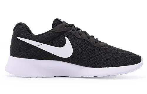 Nike Tanjun "black" Low Top Sneakers