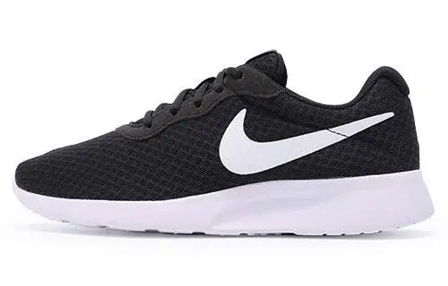 Nike Tanjun "black" Low Top Sneakers - Black/white