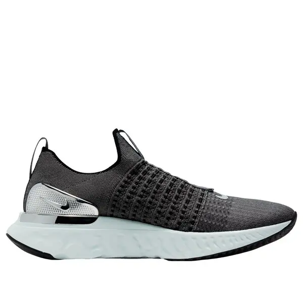 Nike React Phantom Run Flyknit 2 Sneakers - Black/gray