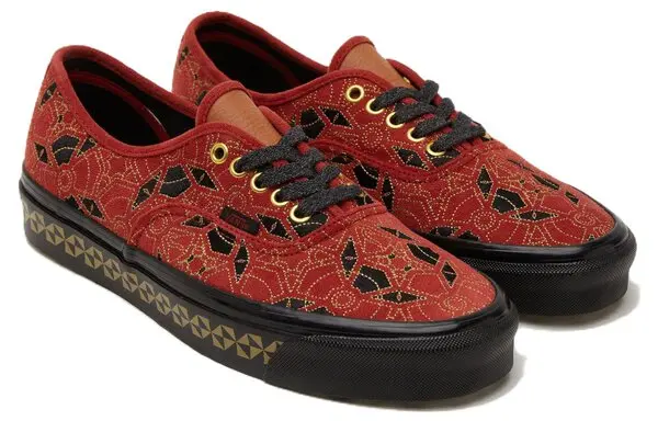 VANS Authentic Low Top Sneakers - Black/red