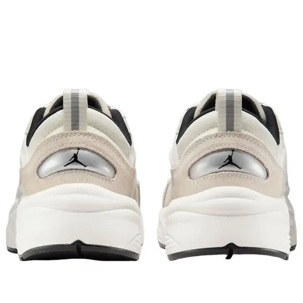 JORDAN Air Trunner O/s Sneakers - Sail/black
