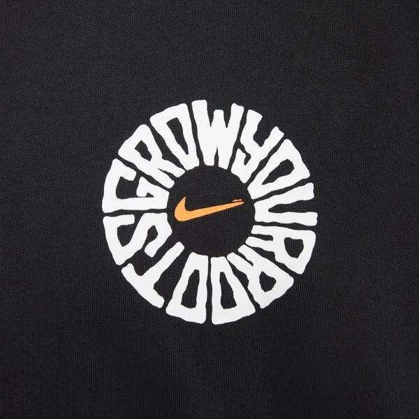 Nike Essential Long-sleeve T-shirt 'grow Your Roots - Black
