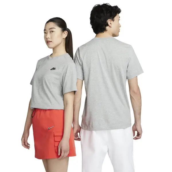 Nike Embroidered Short Sleeve T-shirt - Default Color