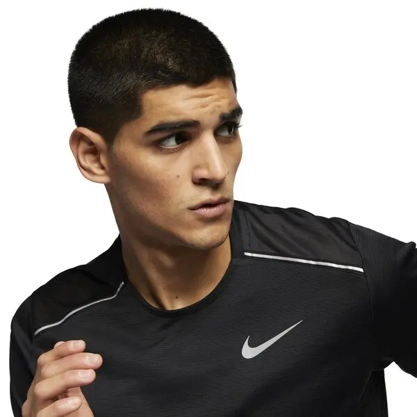 Nike Athleisure Short Sleeve T-shirt - Black