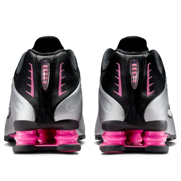 Nike Shox R4 Sneakers - Black/pinksicle