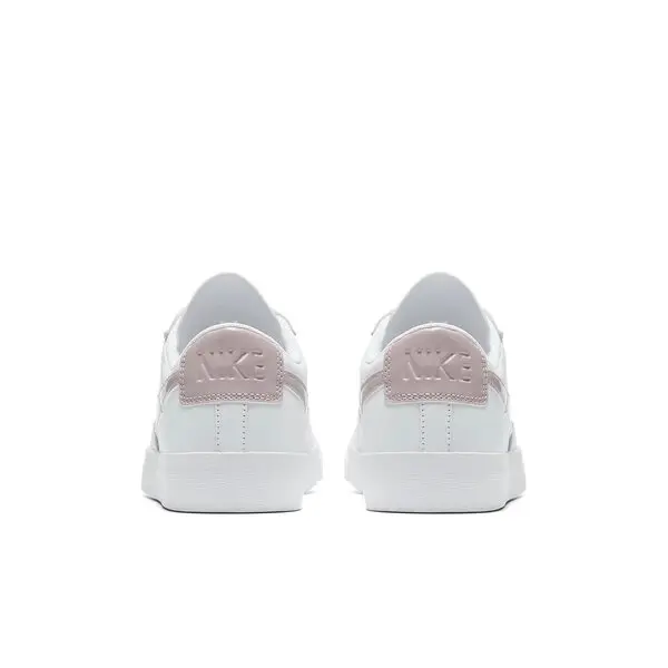 Nike Blazer Low Le Sneakers - White/particle Rose
