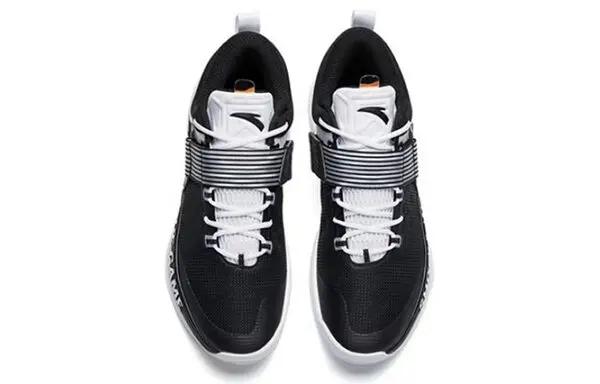 ANTA Sweeping 4 Athletic Sneakers