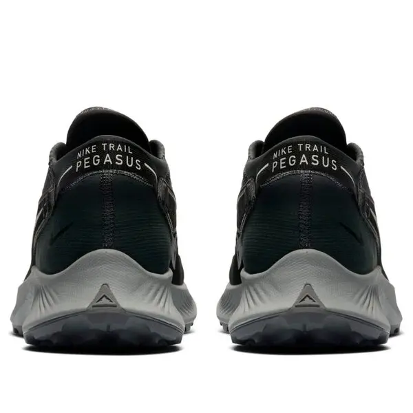 Nike Pegasus Trail 2 Sneakers - Black