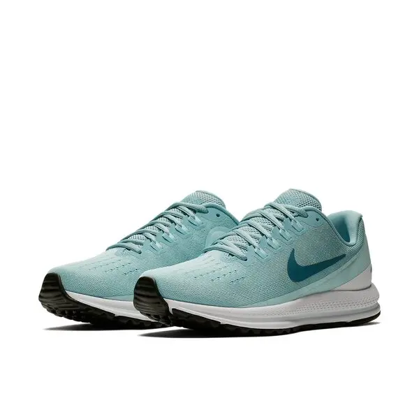 Nike Zoom Vomero 13 Athletic Sneakers