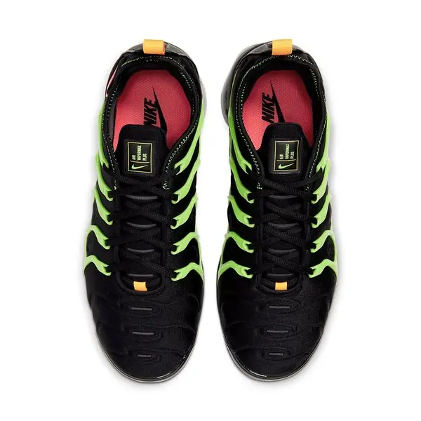 Nike Vapormax Plus Sneakers - Black