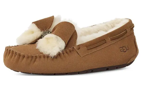 UGG Dakota Fur Bow Slipper - Chestnut