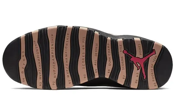 JORDAN Retro 'desert Camo' Sneakers - Brown