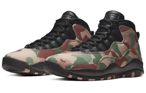 JORDAN Retro 'desert Camo' Sneakers - Brown
