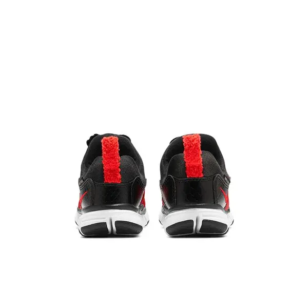 Nike Dynamo Free Mic Qs Athletic Sneakers