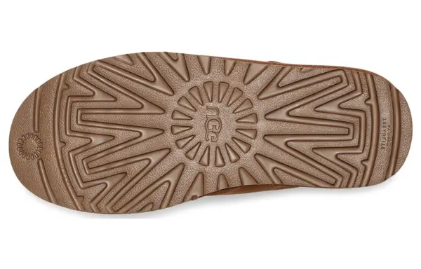 UGG Neumel Platform Chukka Boots - Chestnut