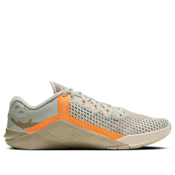 Nike Metcon 6 Athletic Sneakers - Brown/orange