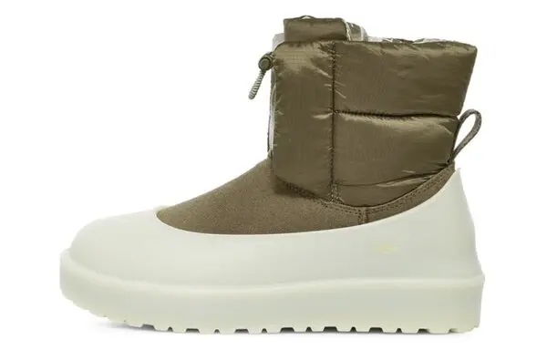 UGG Classic Maxi Toggle Boots