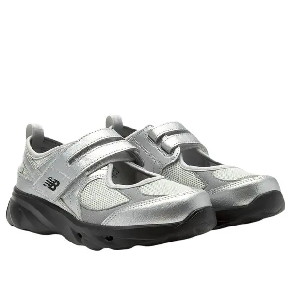 NEW BALANCE Breeze Sneakers
