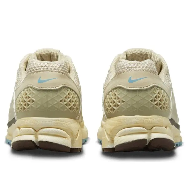 Nike Zoom Vomero 'oatmeal' Lace-up Sneakers - Cream/blue