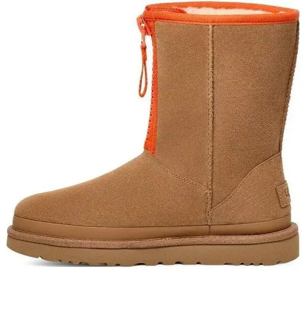 UGG Classic Short Zipper Tape Logo Boots - Chestnut