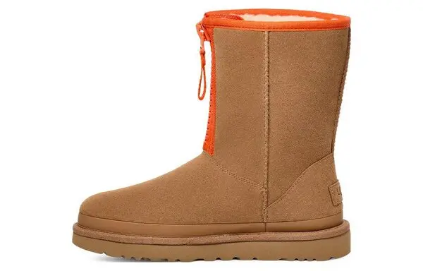 UGG Classic Short Zipper Tape Logo Boots - Chestnut