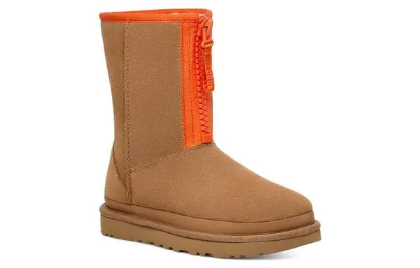 UGG Classic Short Zipper Tape Logo Boots - Chestnut