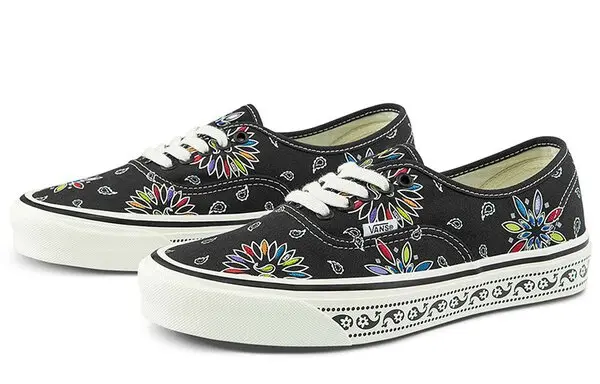 VANS Authentic 44 Dx Paisley Sneakers - Black/multi-color