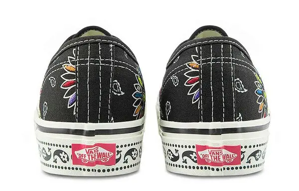 VANS Authentic 44 Dx Paisley Sneakers - Black/multi-color