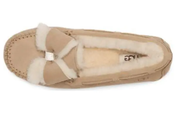 UGG Dakota Fur Bow - Sand