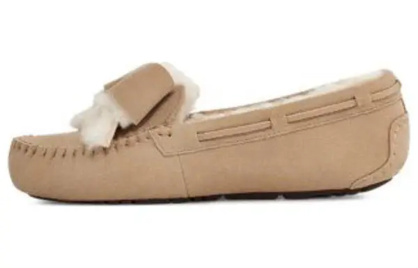 UGG Dakota Fur Bow Slipper - Sand