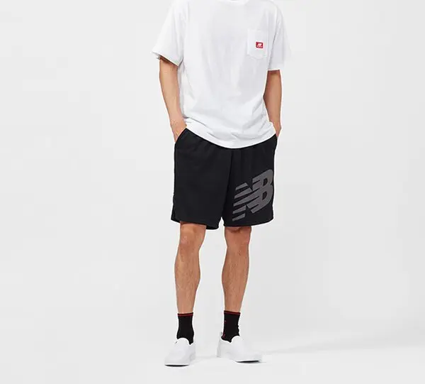 NEW BALANCE Essentials Pocket T-shirt Asia Sizing - White