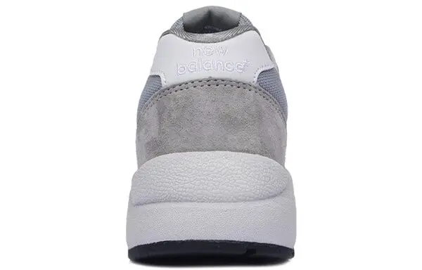 NEW BALANCE 580 Retro Sneakers - Grey