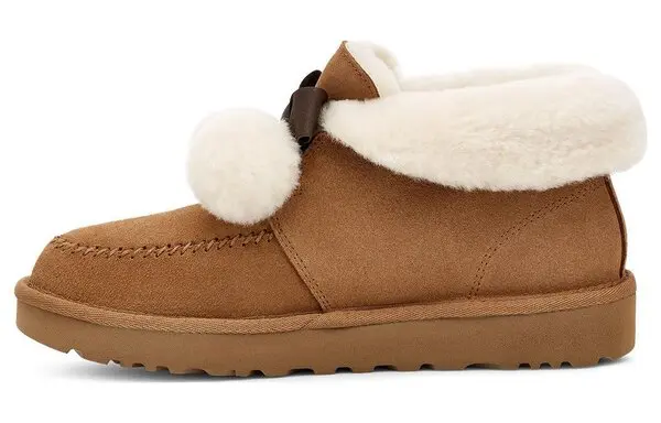 UGG Classic Short Boots With Pom-pom Detailing - Tan
