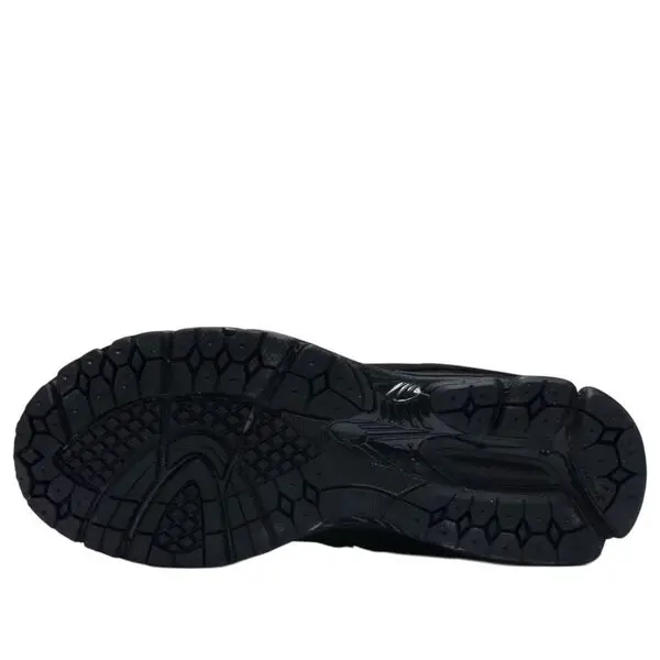 NEW BALANCE 2002r Athletic Sneakers - Black/black