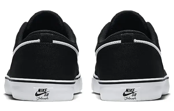 Nike Portmore 2 Solar Canvas Sb Low Top Sneakers - Black