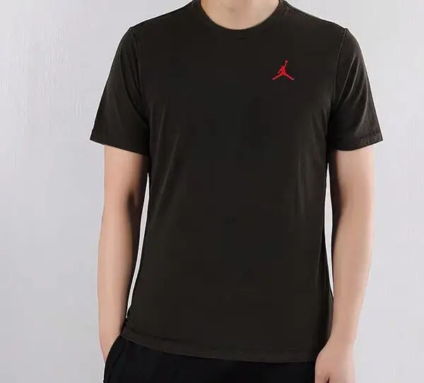 JORDAN Retro Short Sleeve Distressed Graphic T-shirt