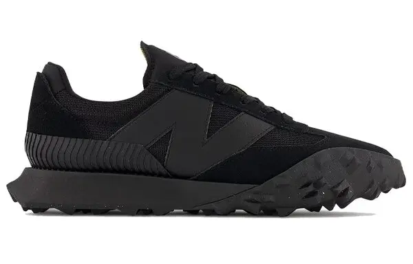 NEW BALANCE Xc-72 "triple " Low Top Sneakers - Black