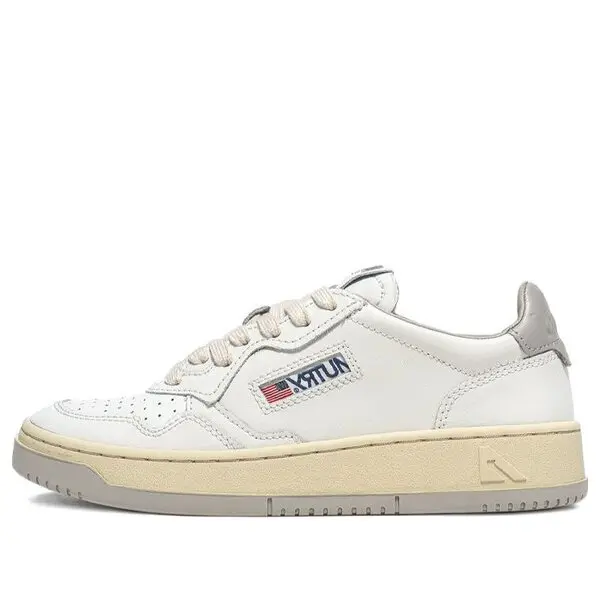 AUTRY Medalist Leather Low Top Sneakers - White/grey
