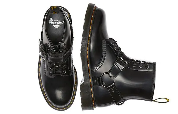 Dr. Martens Bradfield Triangle 8-eye Boots
